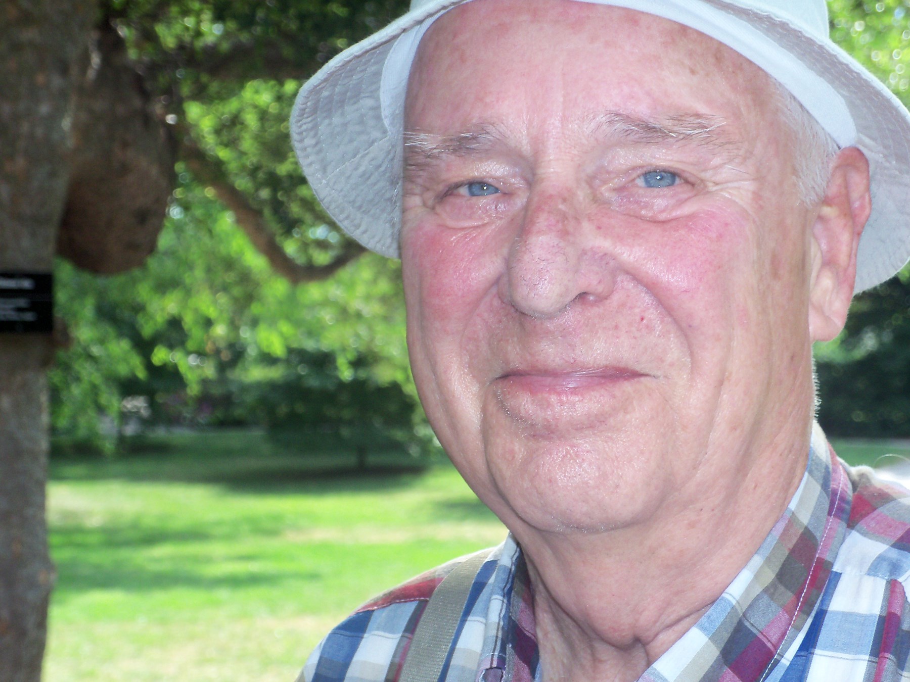 Roger Hansen's Instagram, Twitter & Facebook on IDCrawl