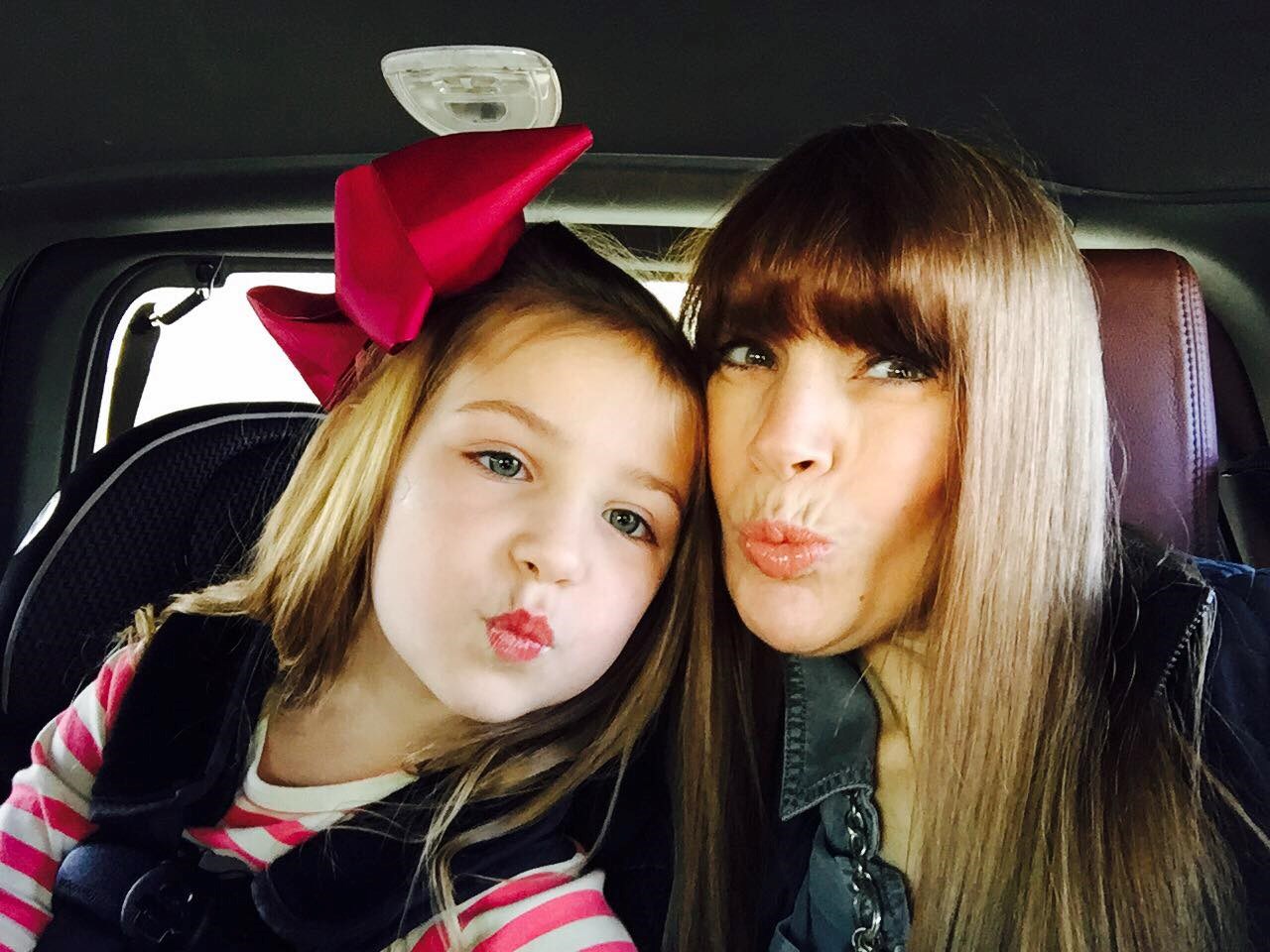 Jennifer Thill's Instagram, Twitter & Facebook on IDCrawl