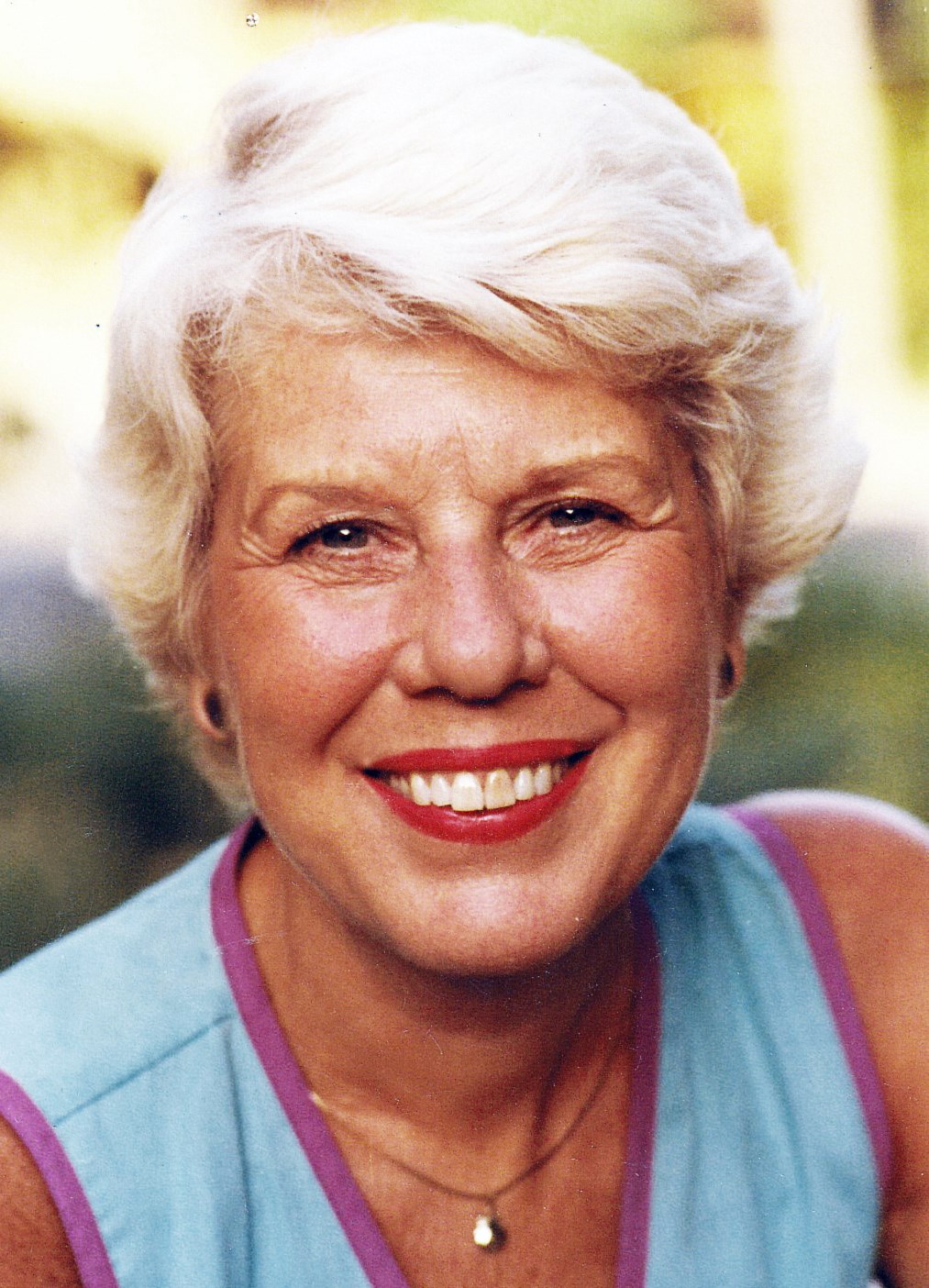 Helen Hall's Instagram, Twitter & Facebook on IDCrawl