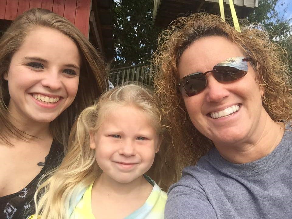 Angela Horner's Instagram, Twitter & Facebook on IDCrawl