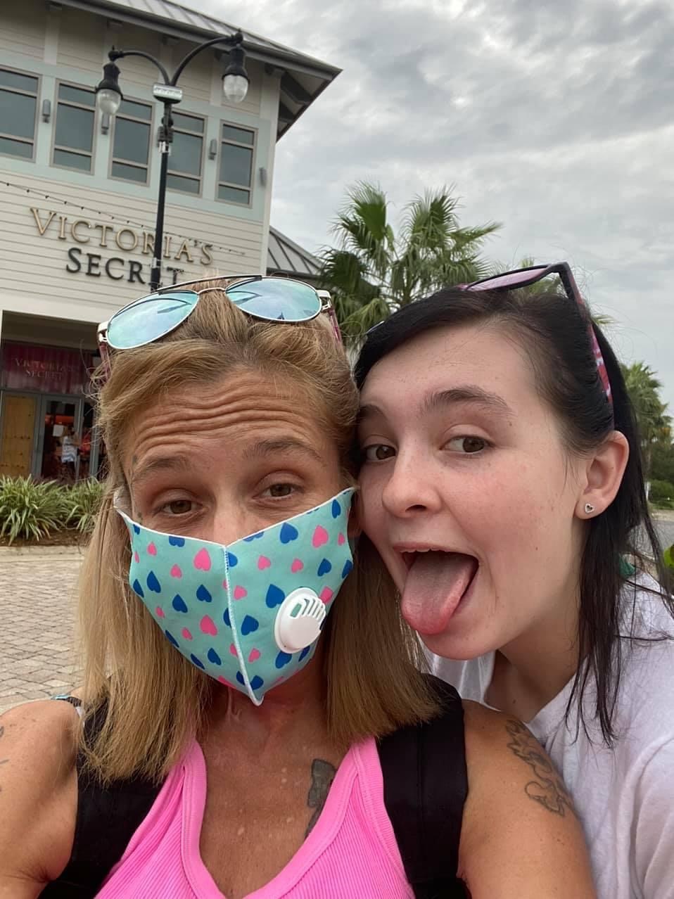 Candice Mullins's Instagram, Twitter & Facebook on IDCrawl