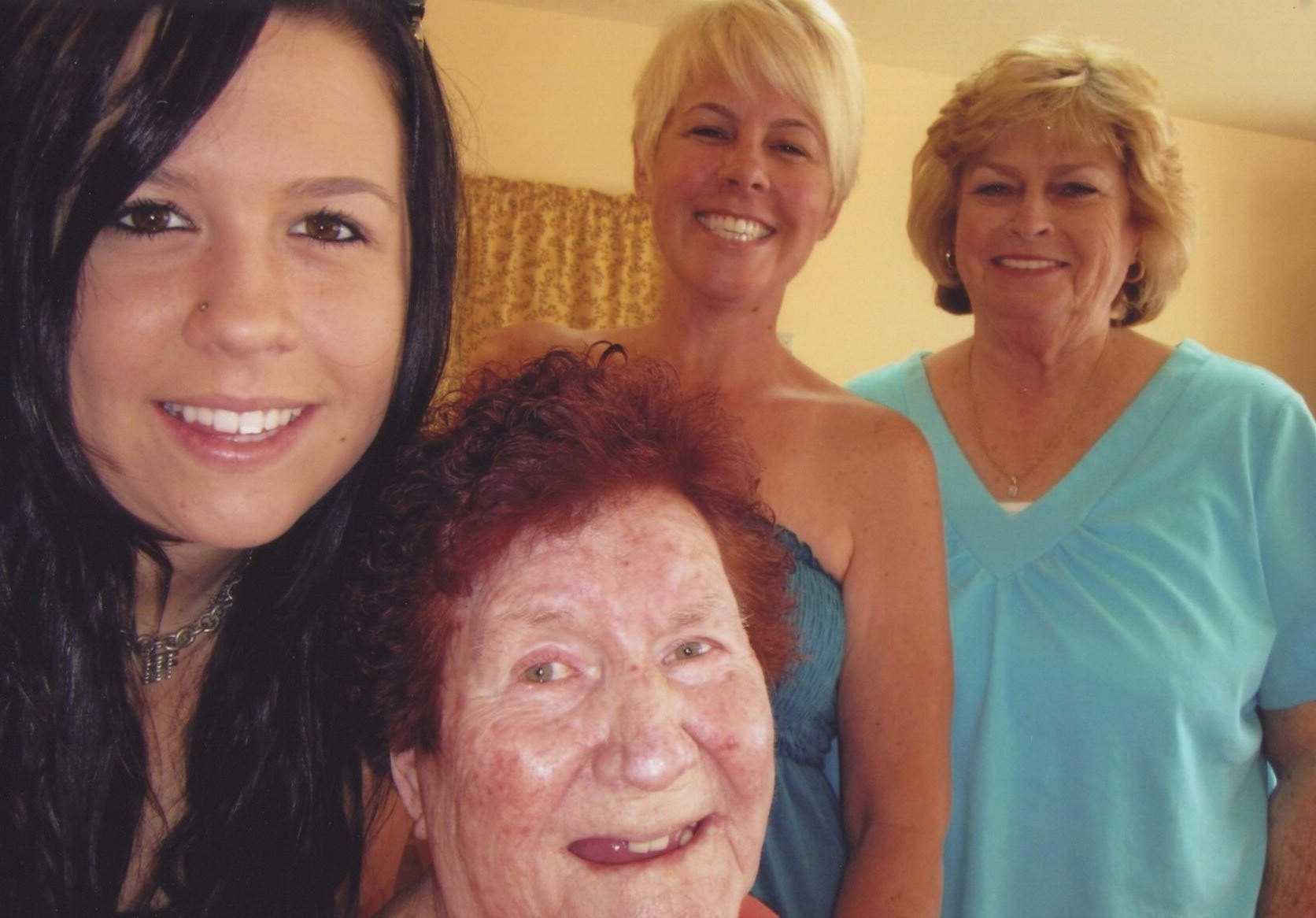 Loretta Combs's Instagram, Twitter & Facebook on IDCrawl