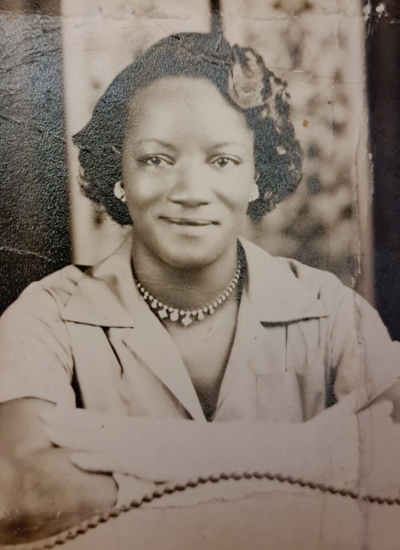 Deborah Grant's Instagram, Twitter & Facebook on IDCrawl