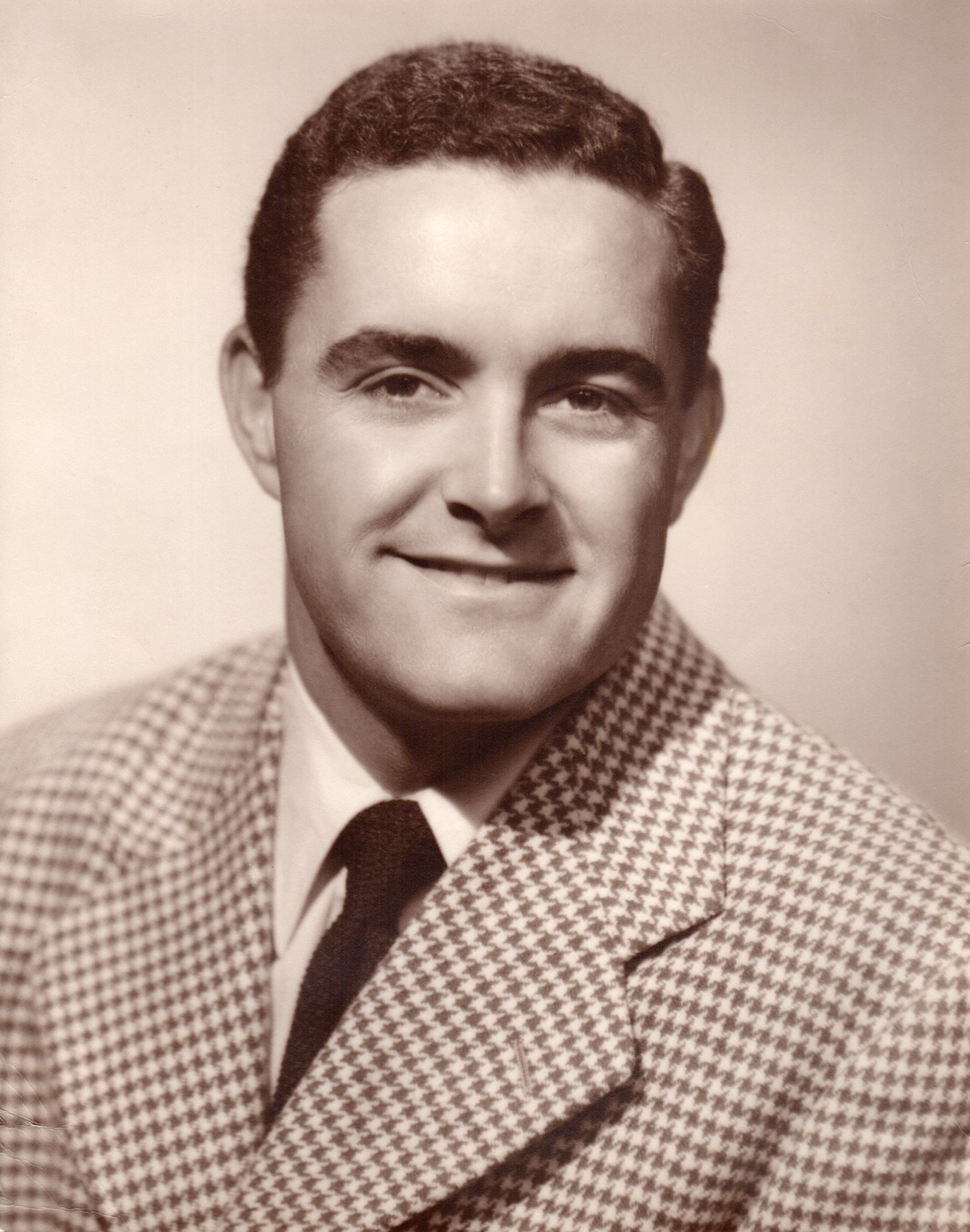 James Ashen Obituary - Corona Del Mar, CA