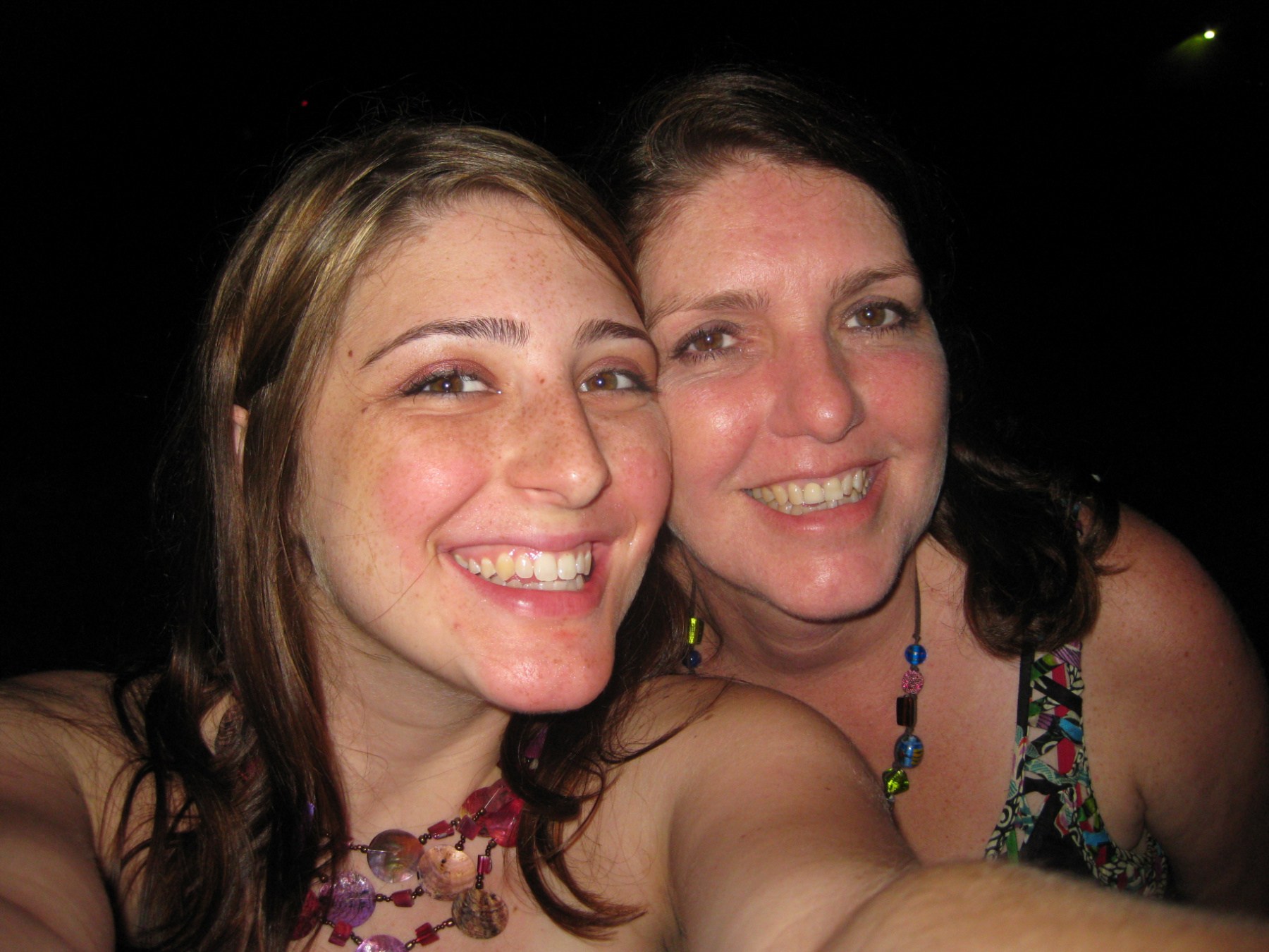 Laura Leach's Instagram, Twitter & Facebook on IDCrawl