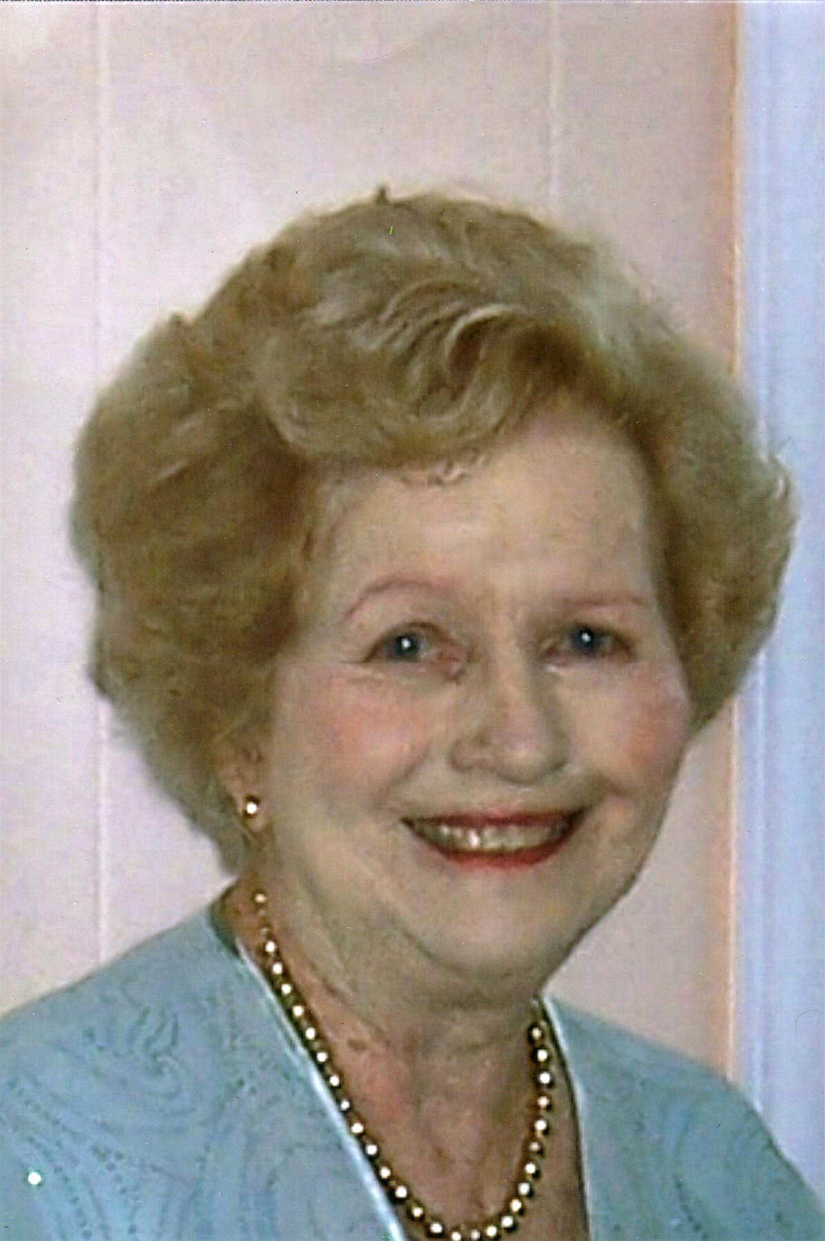 Daisy Edwards's Instagram, Twitter & Facebook on IDCrawl