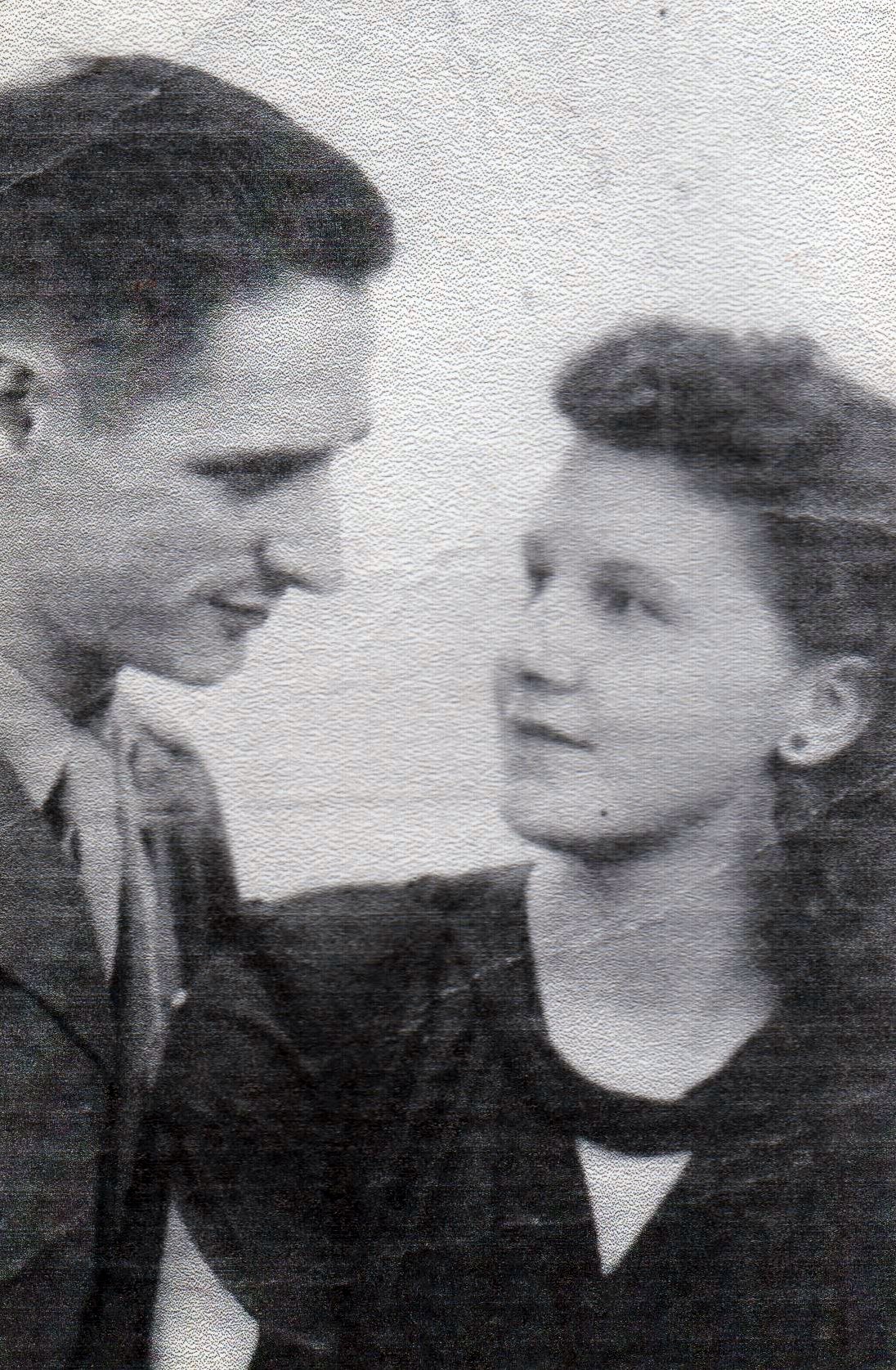 Rebecca Moffitt's Instagram, Twitter & Facebook on IDCrawl