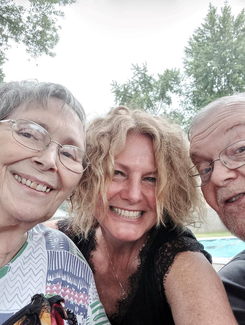 Michelle Forsyth's Instagram, Twitter & Facebook on IDCrawl