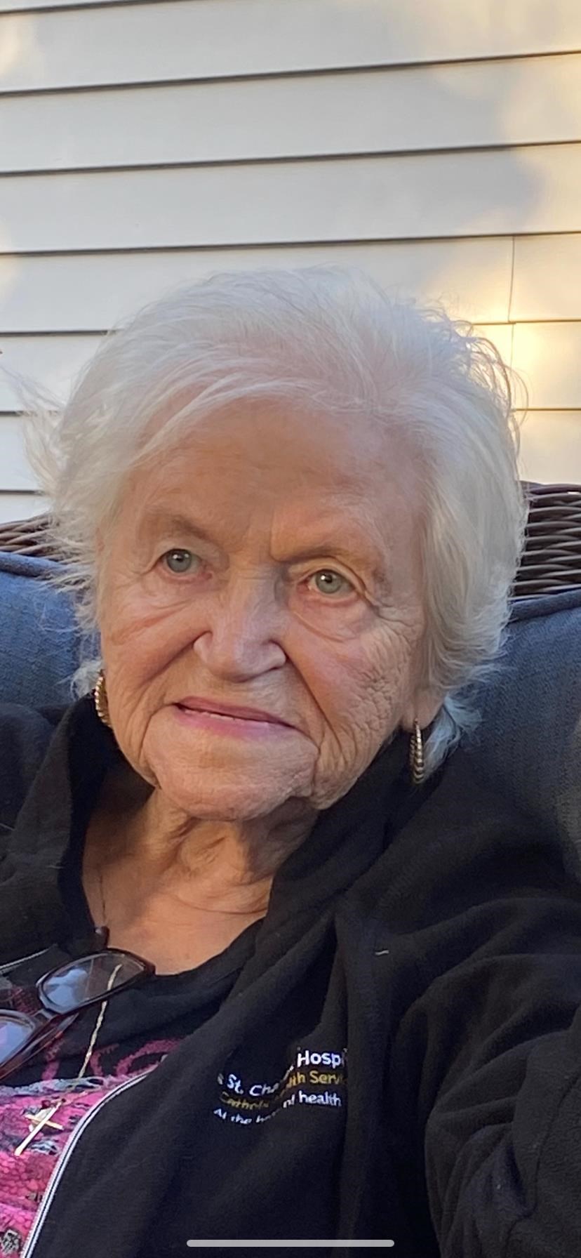 Angela Desimone's Instagram, Twitter & Facebook on IDCrawl