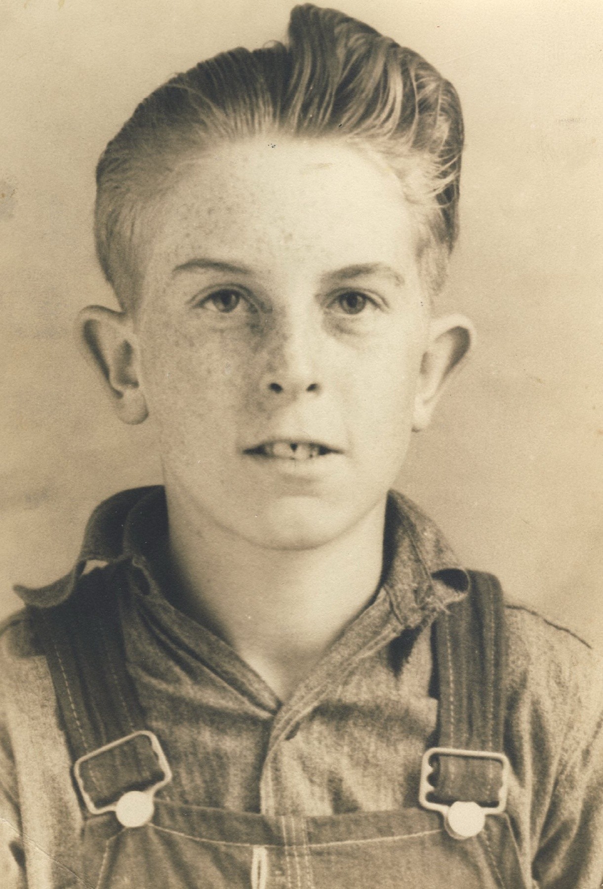 James Cave's Instagram, Twitter & Facebook on IDCrawl