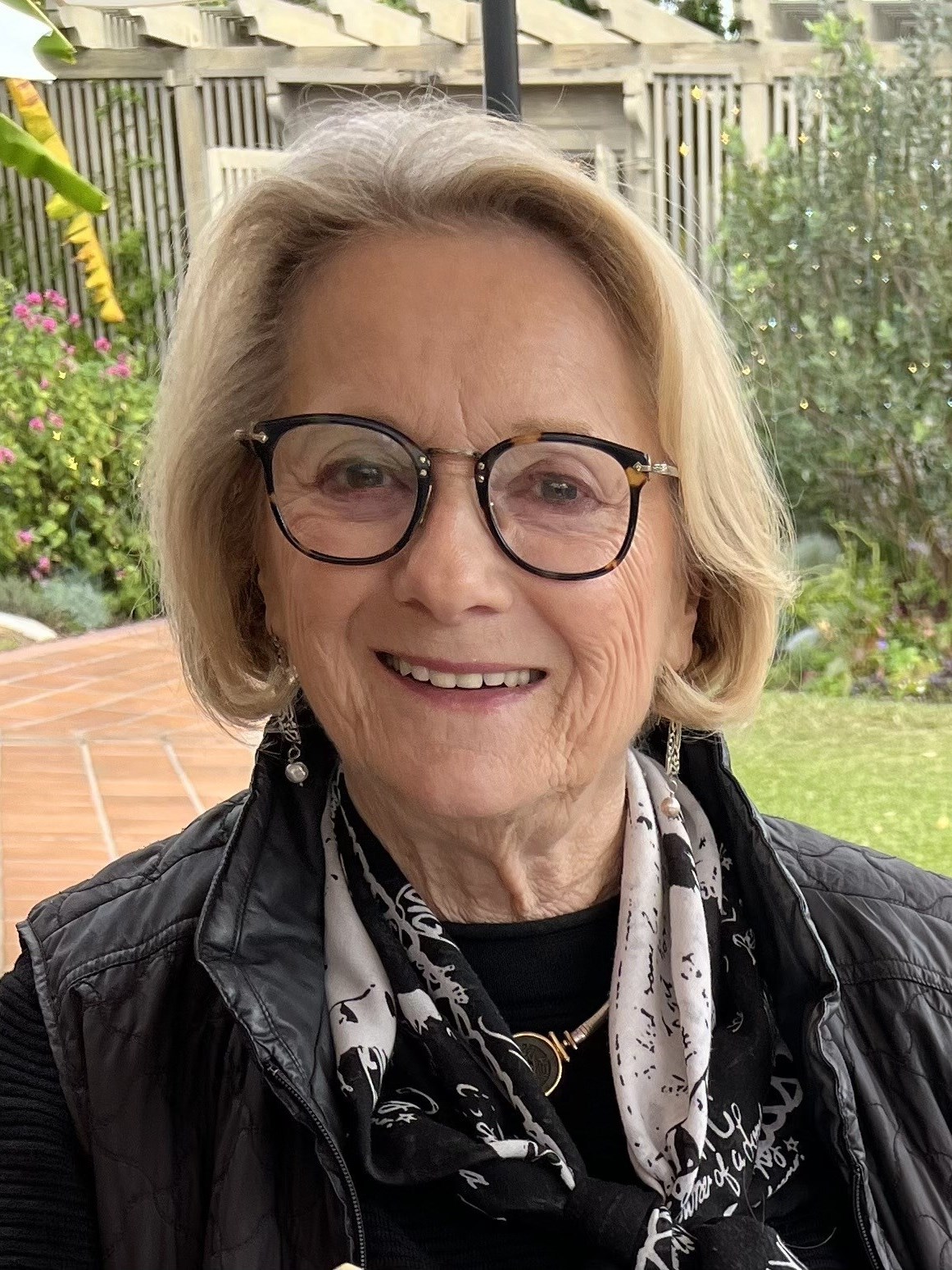 Dorothy Leshner Obituary - Corona Del Mar, CA