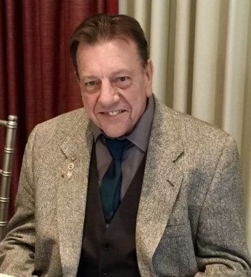 Frank Kuffel, Jr. Obituary - Arlington Heights, IL
