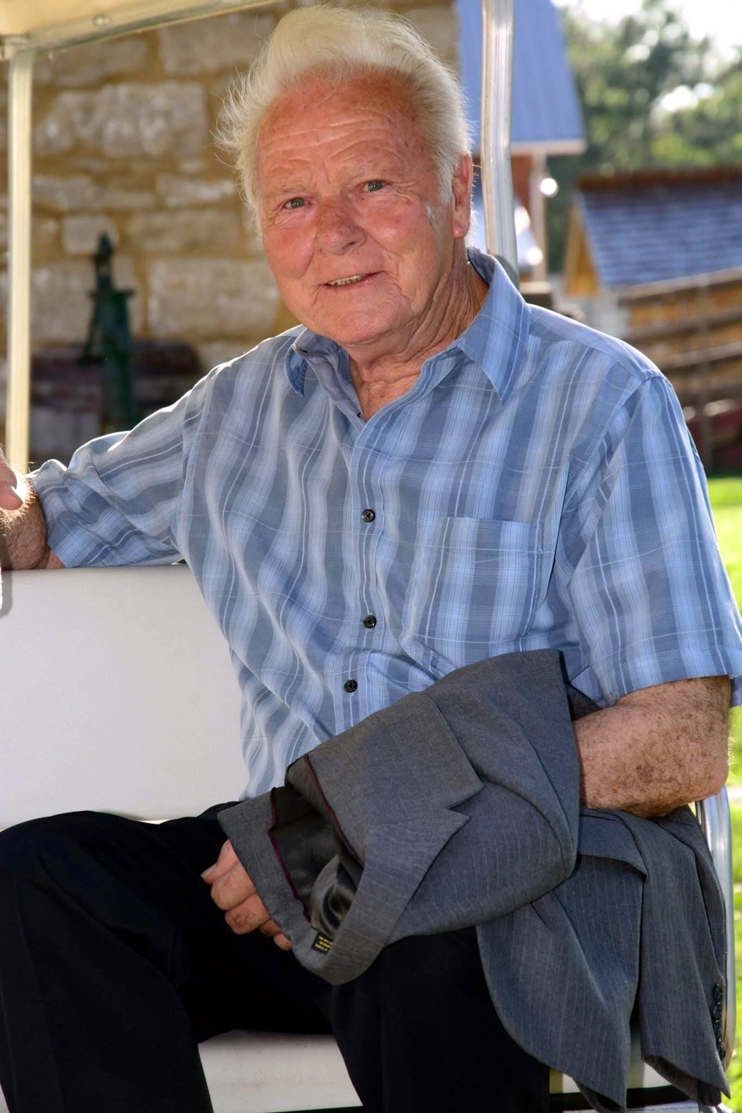 Douglas Russ Obituary - Kansas City, KS