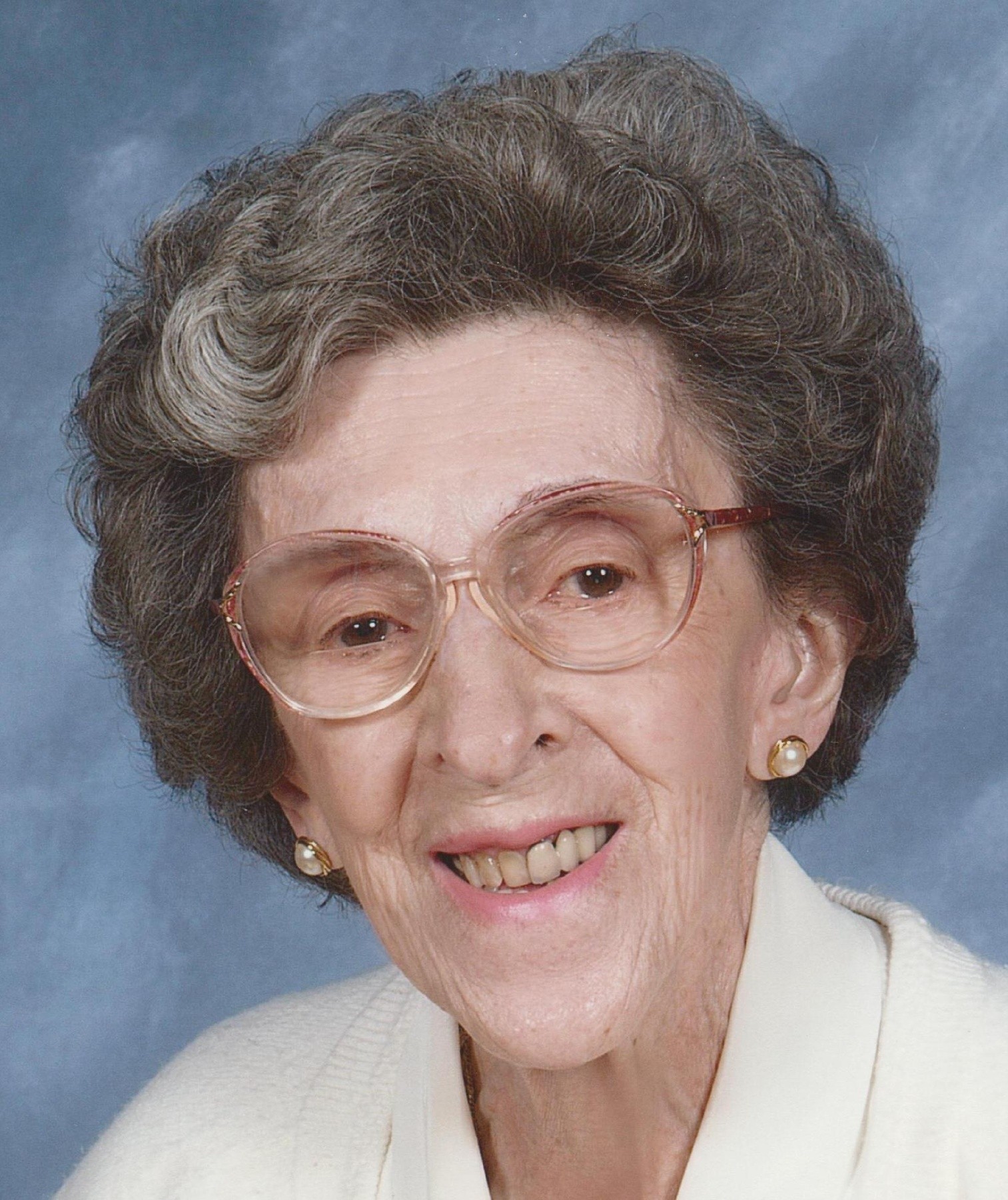 Fanny Lopez's Instagram, Twitter & Facebook on IDCrawl