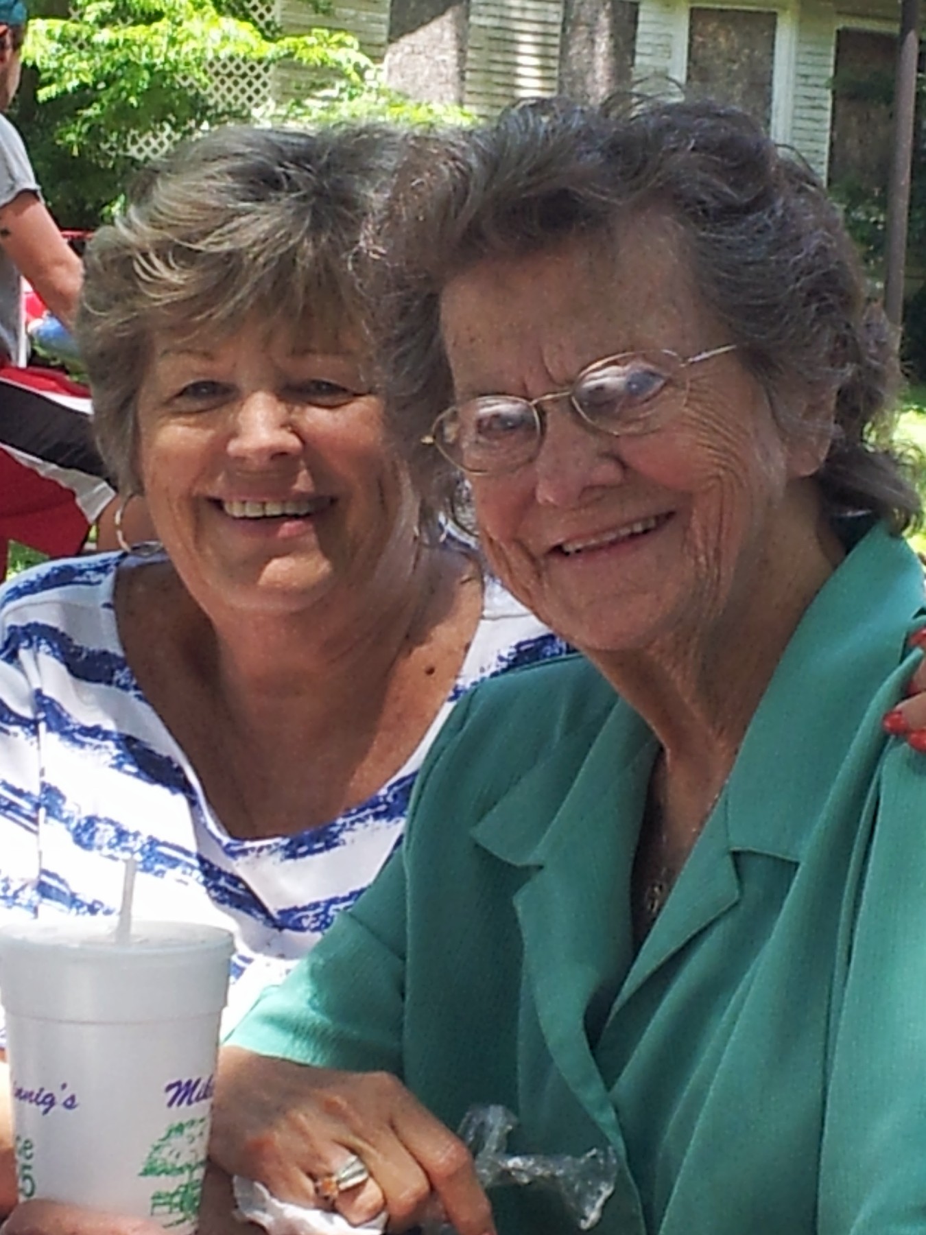 Sharon Beam's Instagram, Twitter & Facebook on IDCrawl