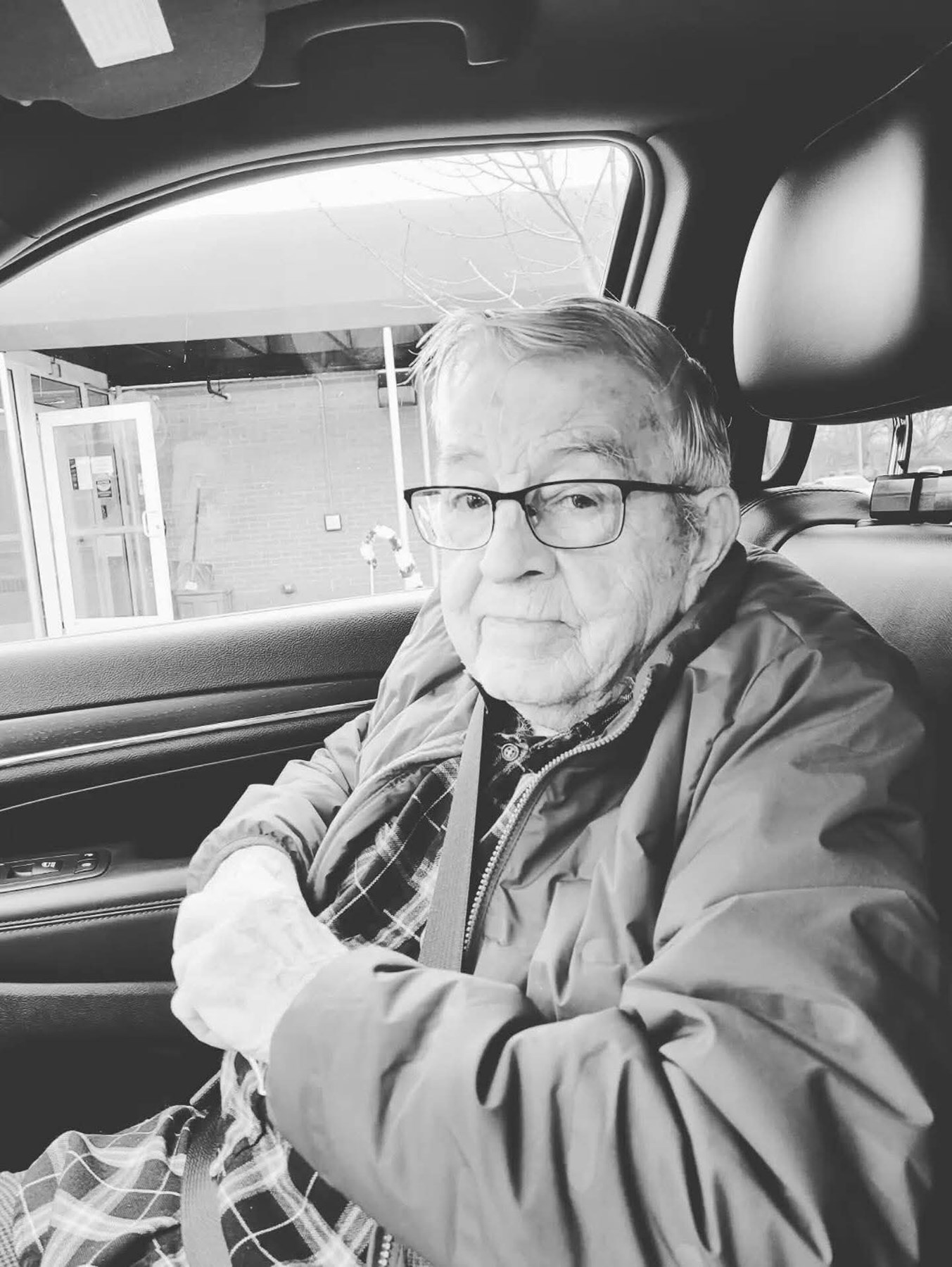 Roger Howard Obituary - Holland, MI