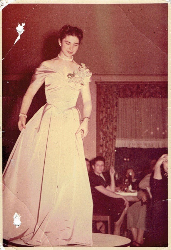 Maria Pfahl Obituary - Corona Del Mar, CA