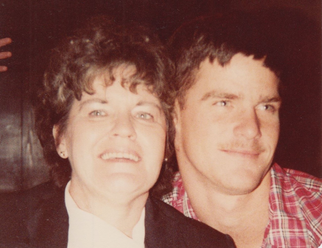 Laura Lindsey's Instagram, Twitter & Facebook on IDCrawl