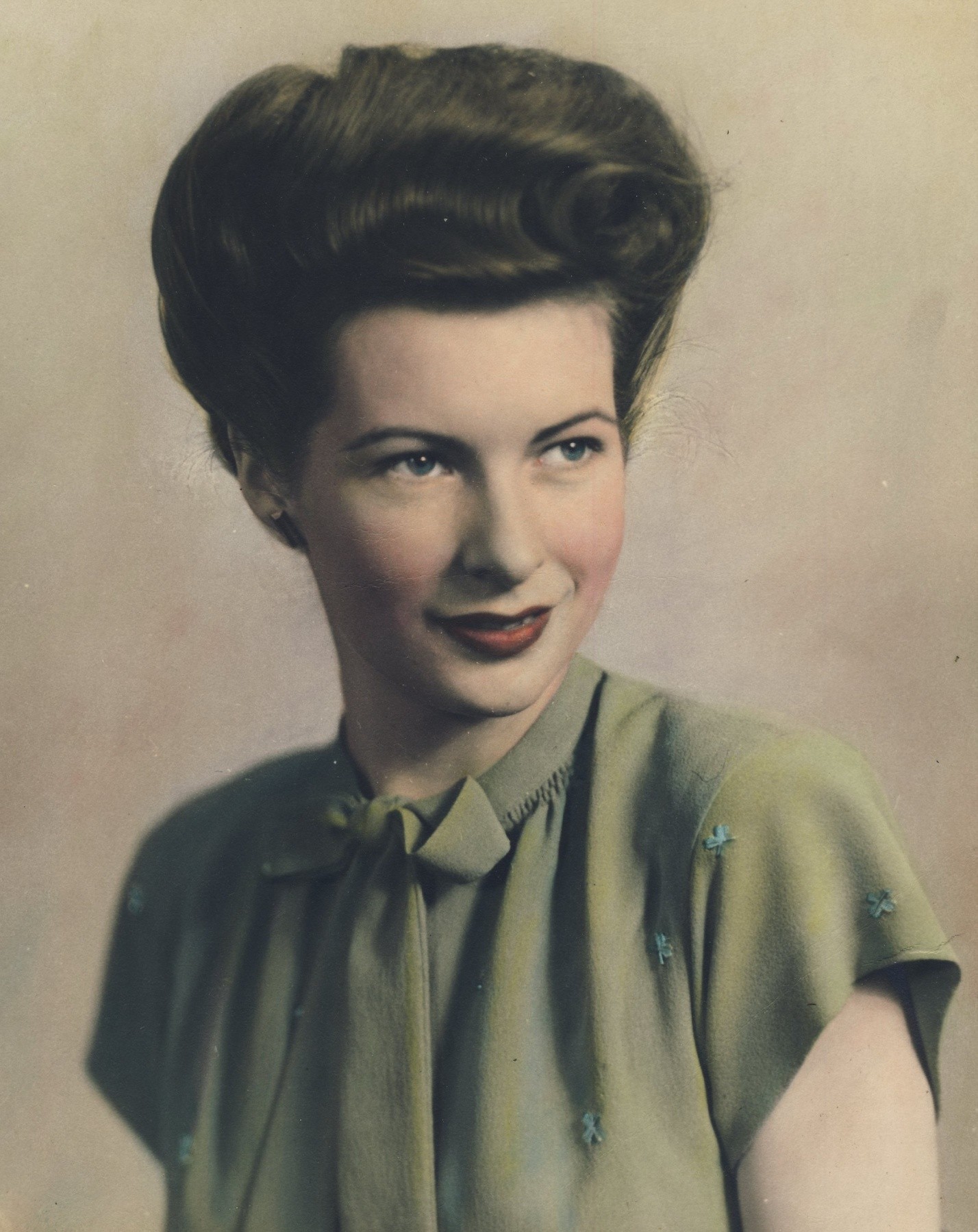 Suzanne Phillips's Instagram, Twitter & Facebook on IDCrawl