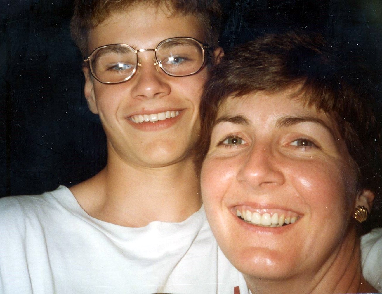 Robert Deatherage's Instagram, Twitter & Facebook on IDCrawl