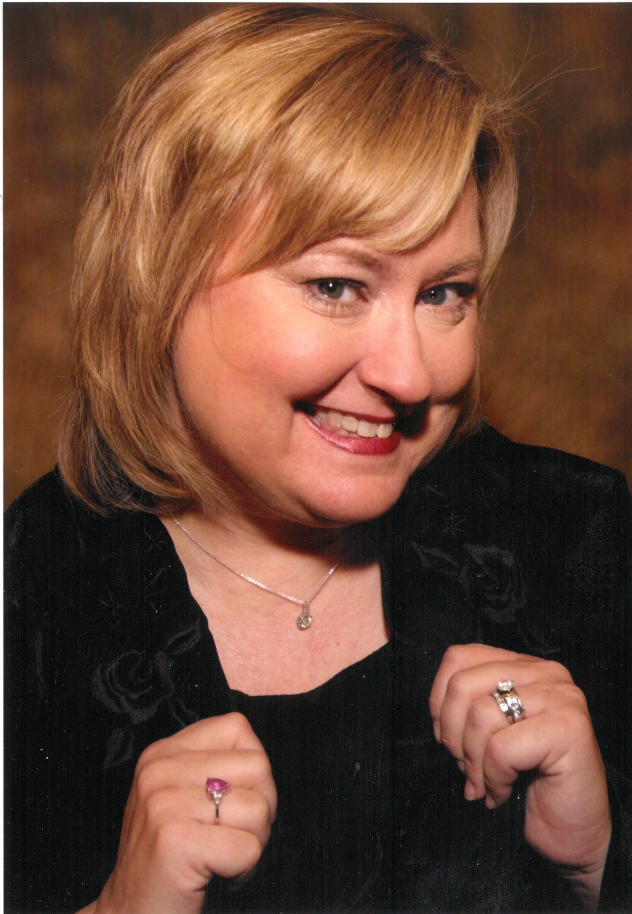 Robin Camacho's Instagram, Twitter & Facebook on IDCrawl