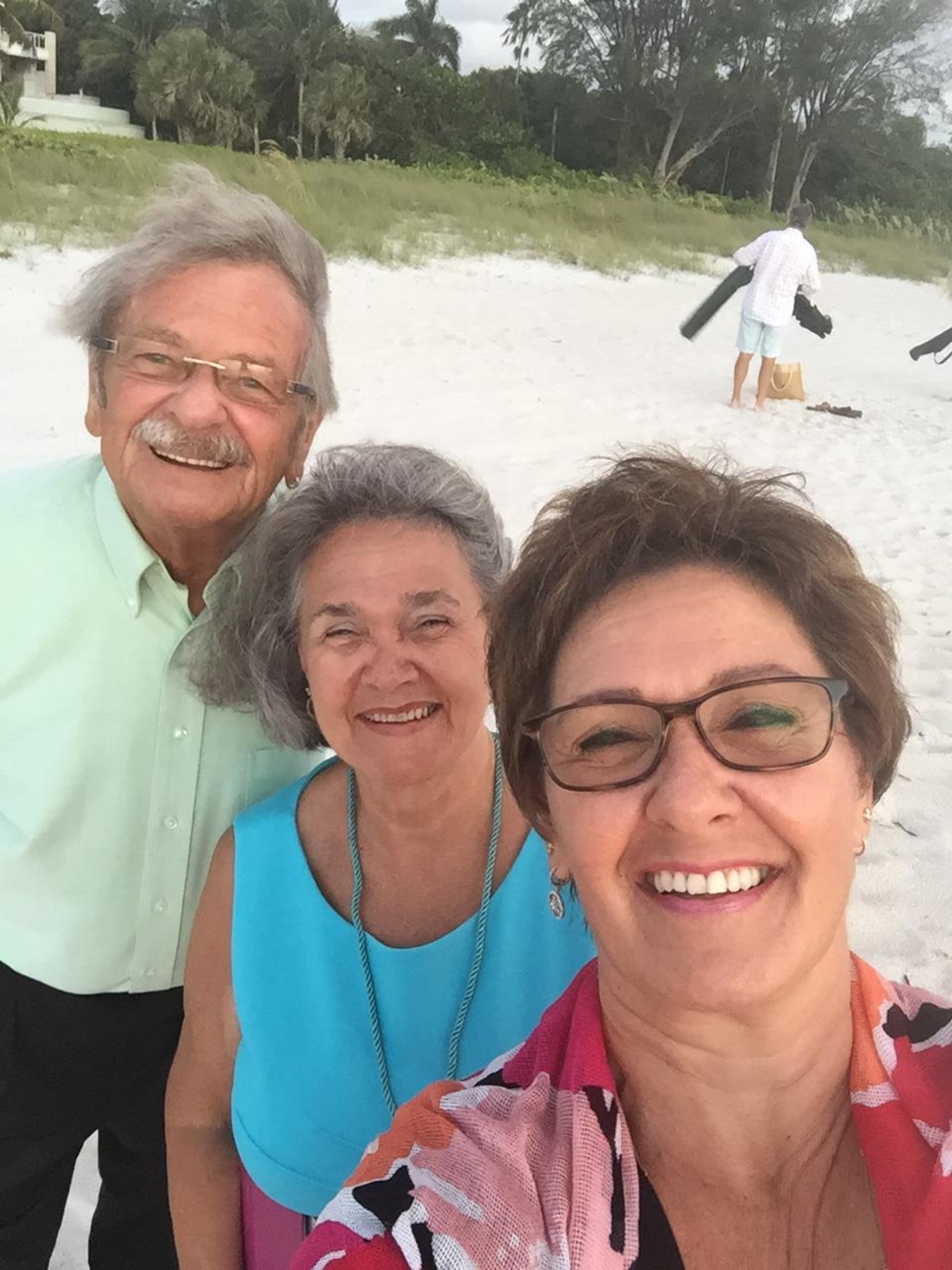 Elizabeth Rigney's Instagram, Twitter & Facebook on IDCrawl