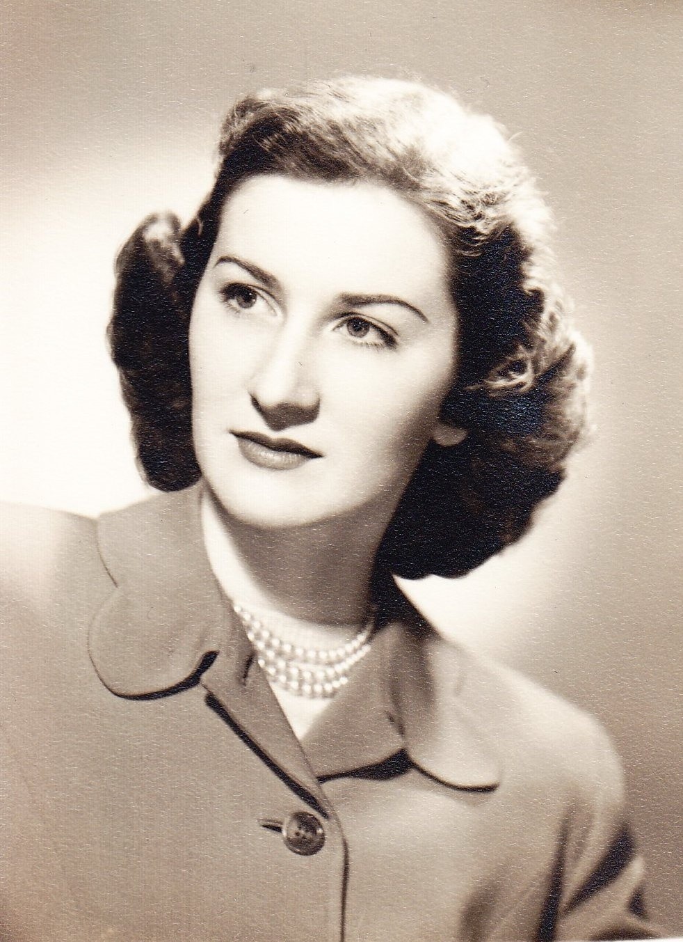 Karen Walthall's Instagram, Twitter & Facebook on IDCrawl