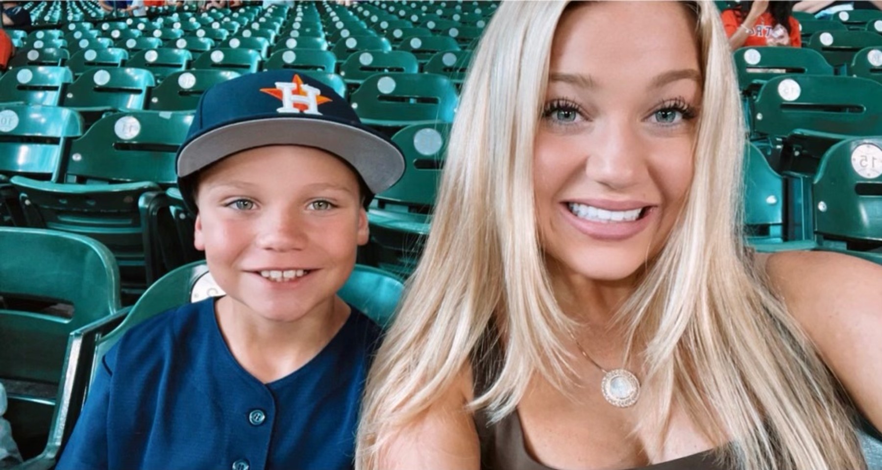 Ashley Baustert's Instagram, Twitter & Facebook on IDCrawl