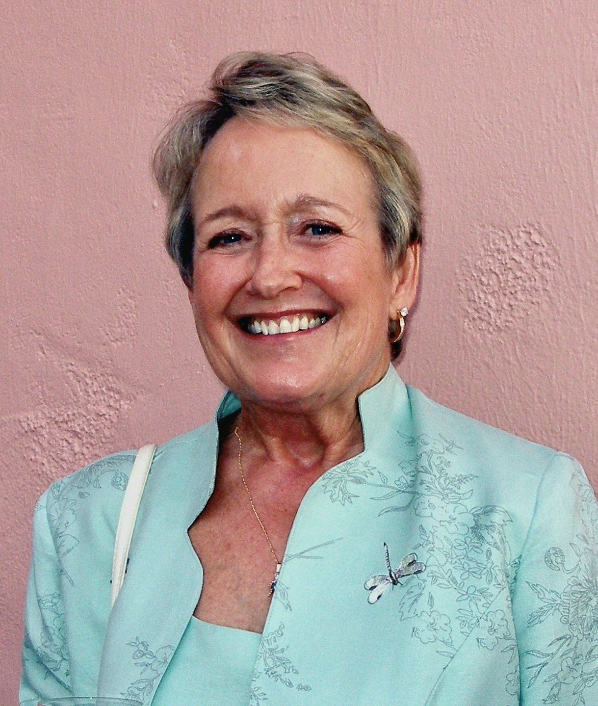 Shirley Butler's Instagram, Twitter & Facebook on IDCrawl