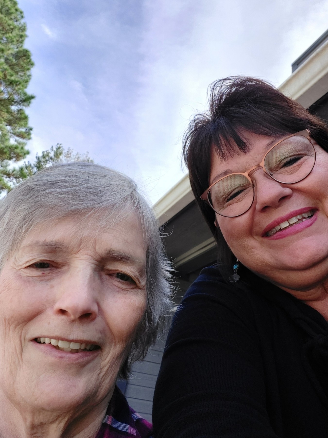 Ruth Grim's Instagram, Twitter & Facebook on IDCrawl