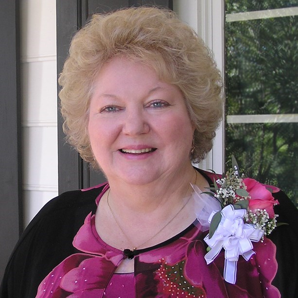 Laura Sims's Instagram, Twitter & Facebook on IDCrawl