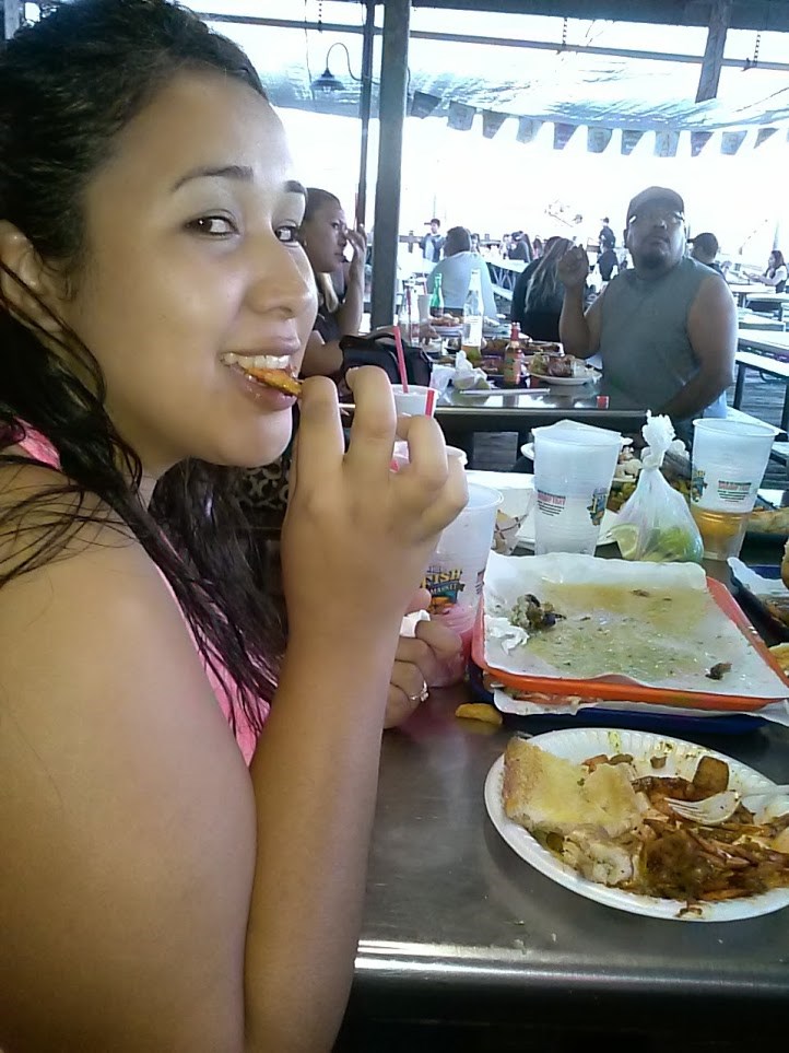 Sandy Valencia's Instagram, Twitter & Facebook on IDCrawl