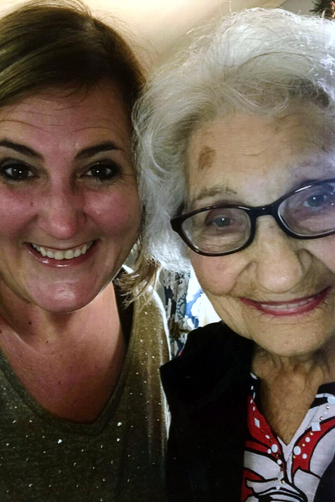 Rita Lawrence's Instagram, Twitter & Facebook on IDCrawl