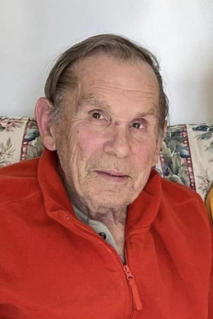 Louis "Buzz" Roger Wells Obituary - Omaha, NE